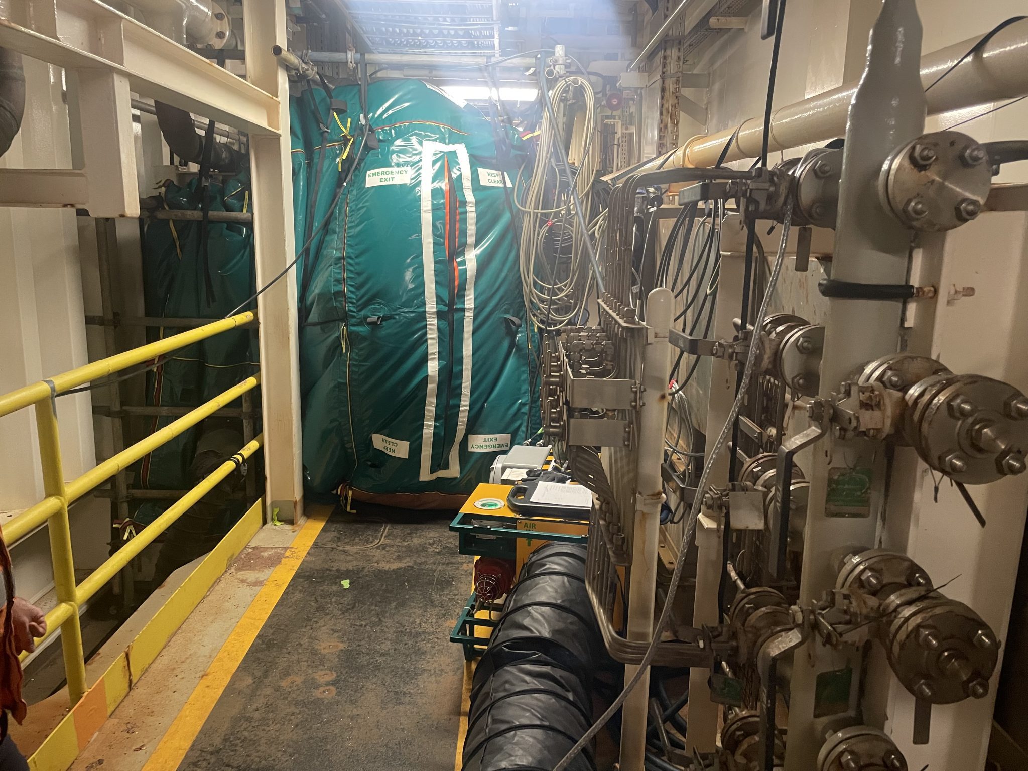 Cost Effective Pressurised Hot Work Enclosure for Oil Field